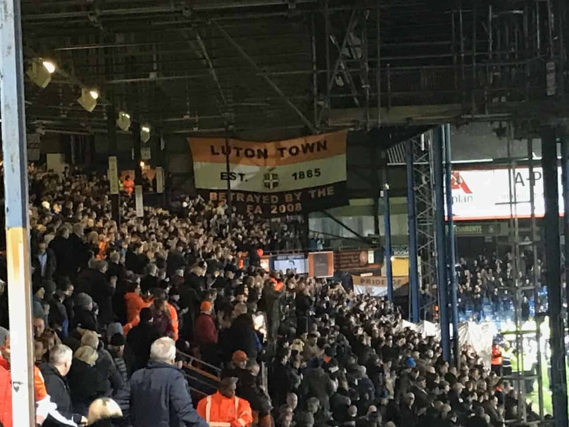 Groundhopper Soccer Guides | Luton Town Stadium Updates